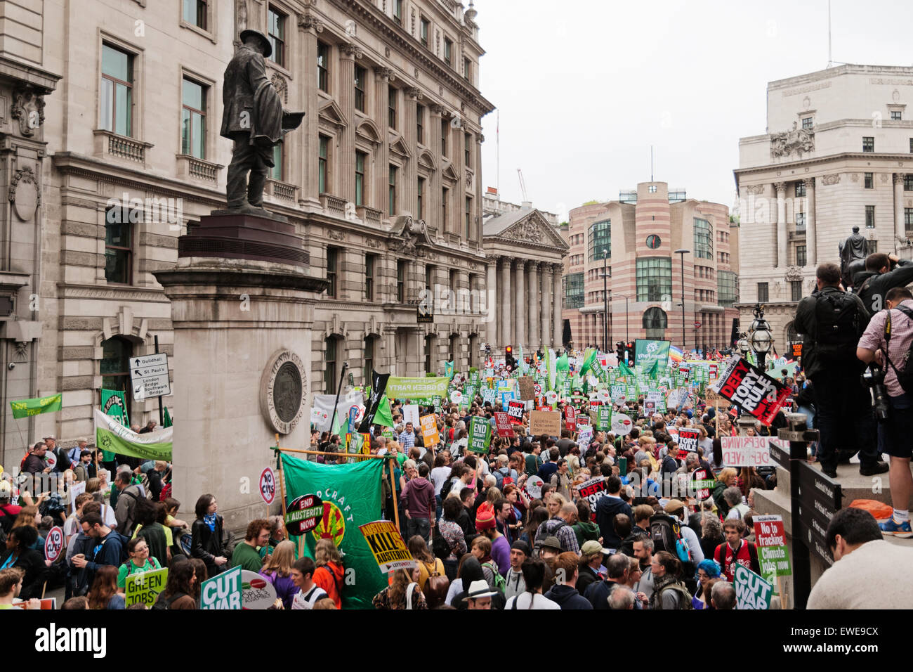 Anti tory protests hi-res stock photography and images - Alamy