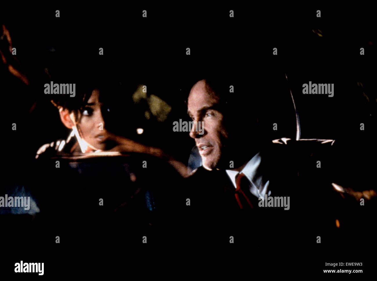 Bulworth warren beatty 1998 hi-res stock photography and images - Alamy