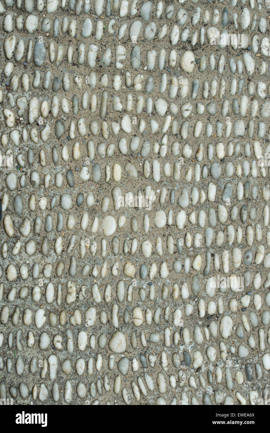 Pebble pathway hi-res stock photography and images - Alamy