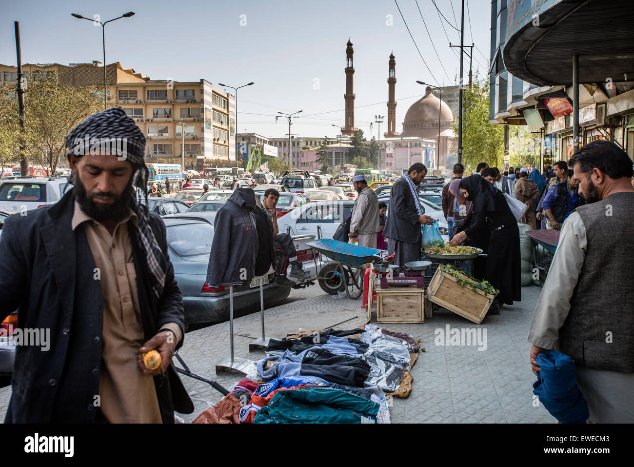Crowded street in Old city of Kabul, Afghanistan Stock Photo - Alamy