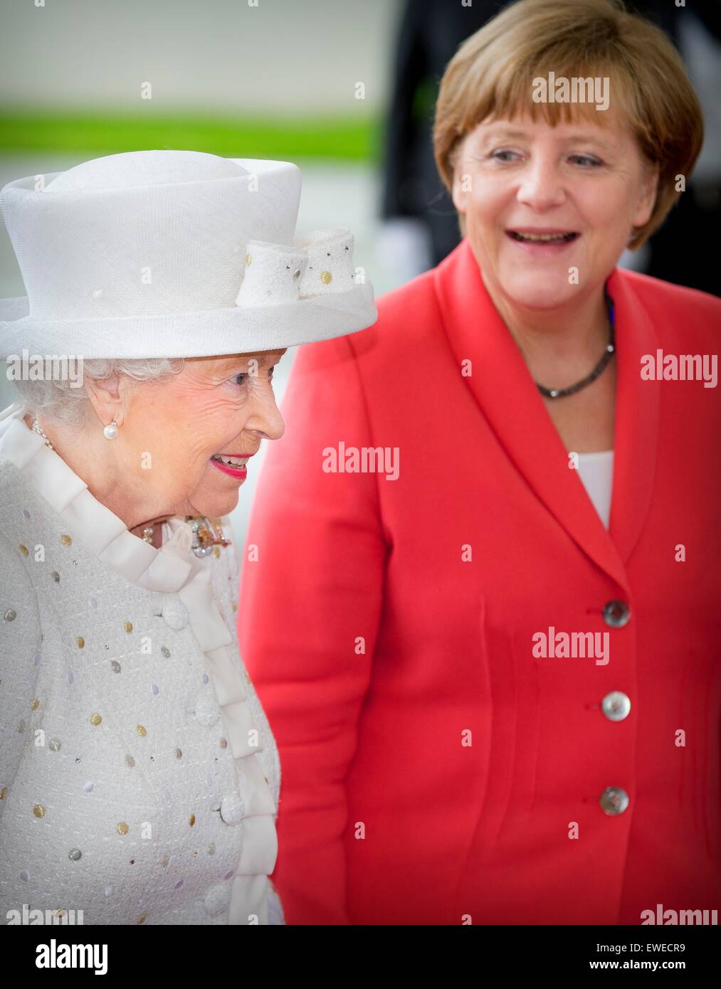 Berlin, Germany. 24th June, 2015. Britain's Queen Elizabeth (L) visit ...