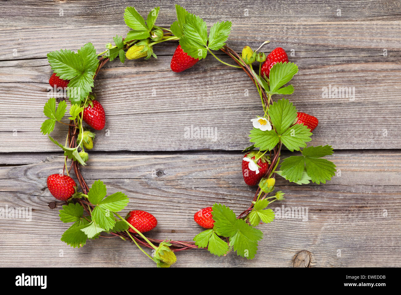 Wreath of fresh strawberries Stock Photo - Alamy