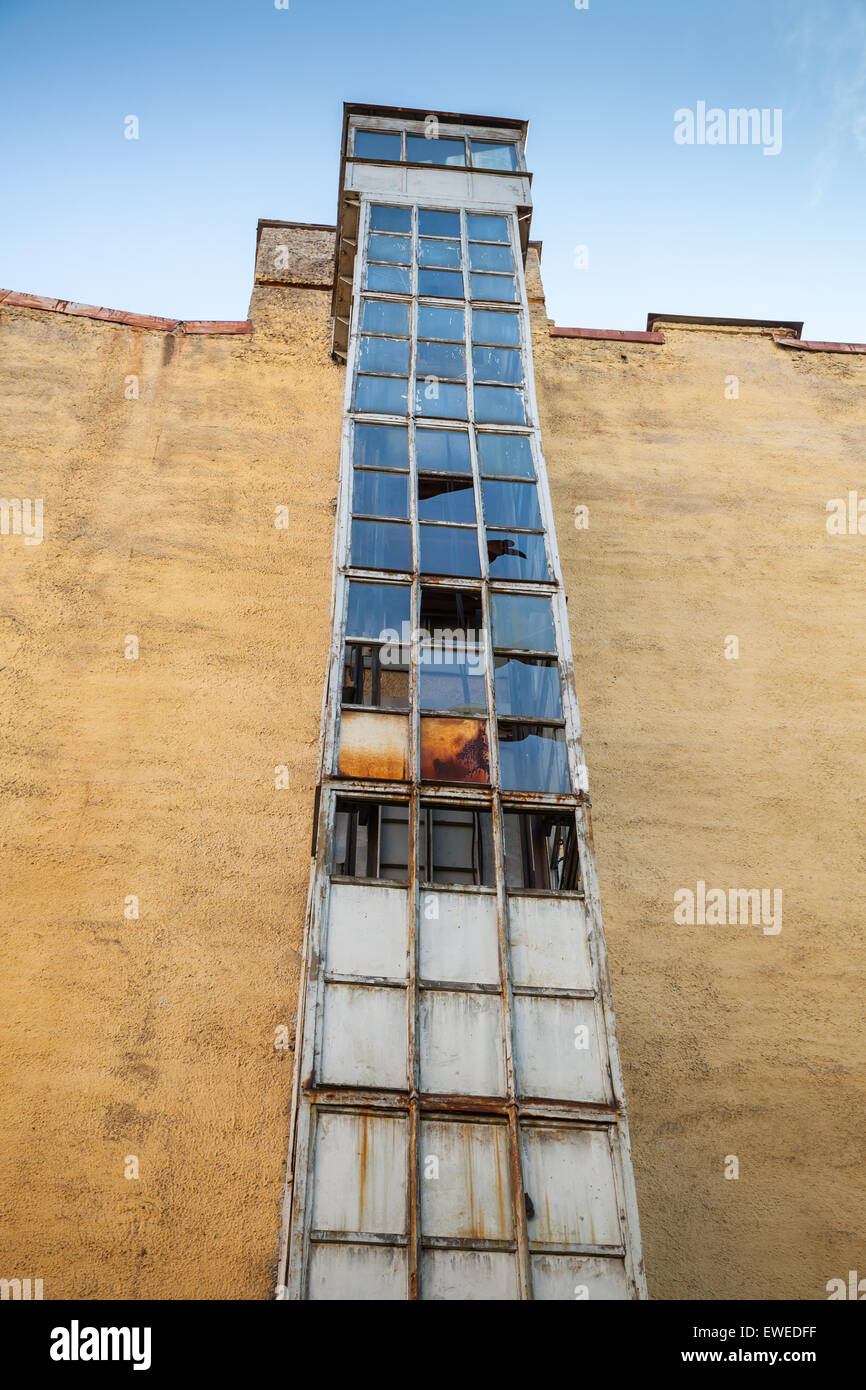 External glass elevator hi-res stock photography and images - Alamy