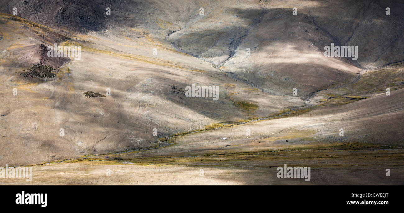 The nomadic grazing camp of Tisaling, Changtang region, Ladakh, India ...