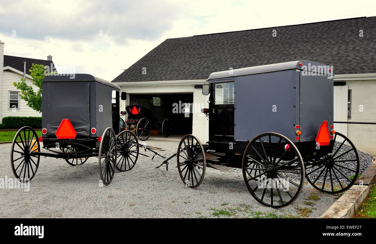 Lancaster County, Pennsylvania: Two Amish buggies with enclosed ...