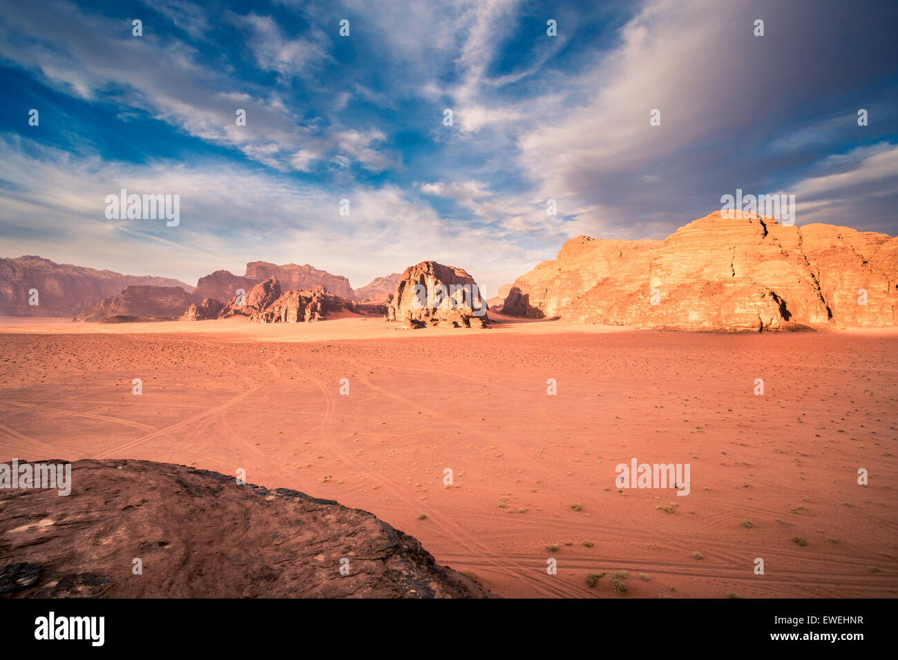 Rock art wadi rum jordan hi-res stock photography and images - Alamy