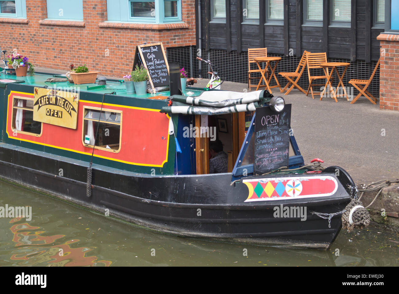 Cafe at Gloucester Historic Docks, Gloucester England UK Cafe on The ...