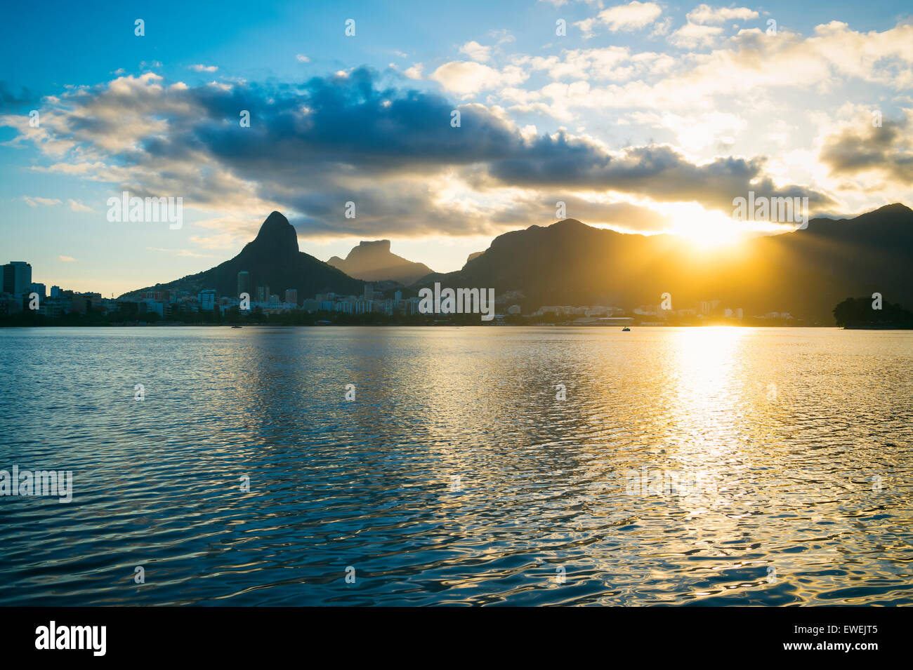 Scenic sunset skyline view of Lagoa lagoon in Rio de Janeiro Brazil ...