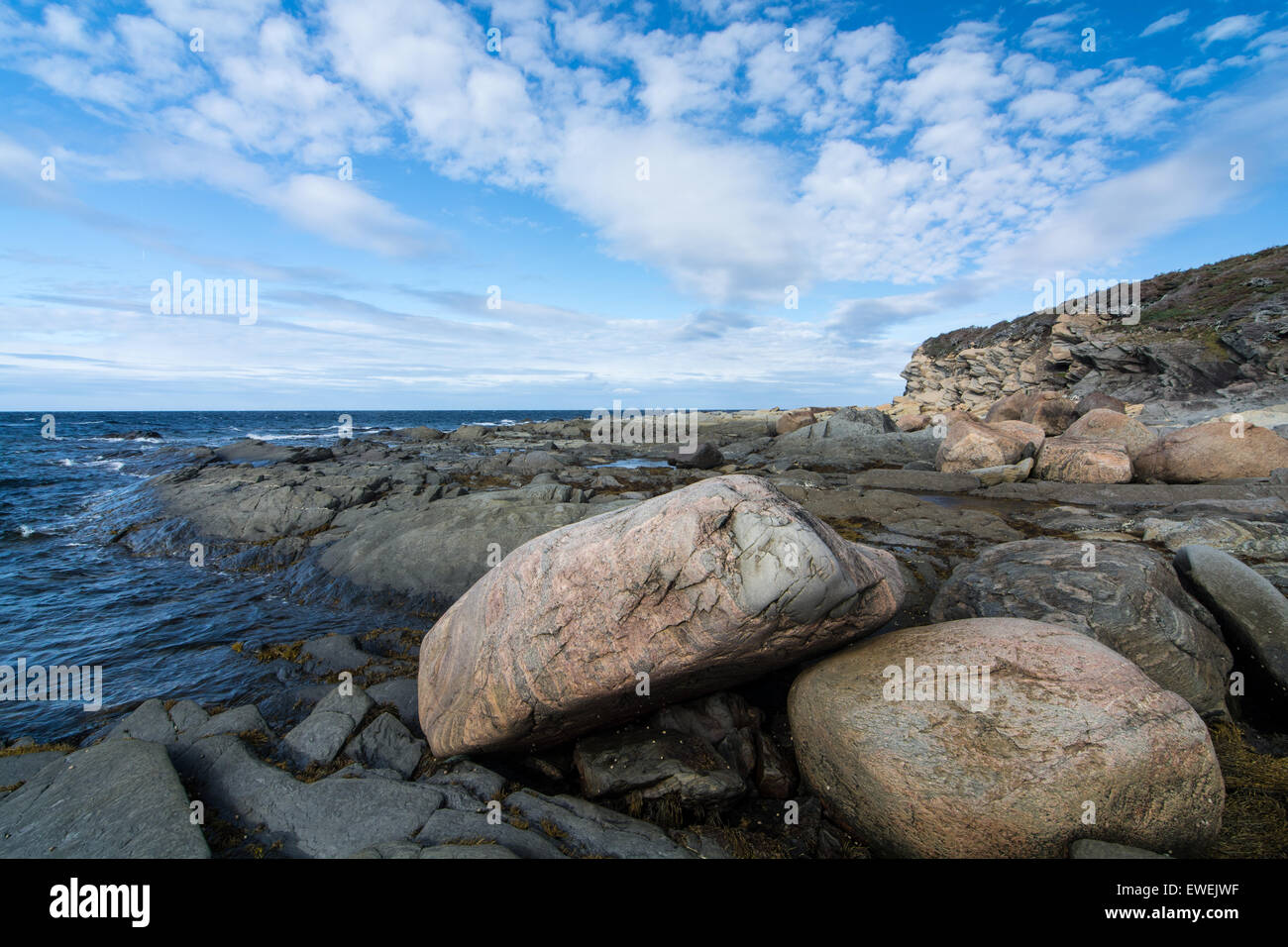 Newfoundland rocks hi-res stock photography and images - Alamy