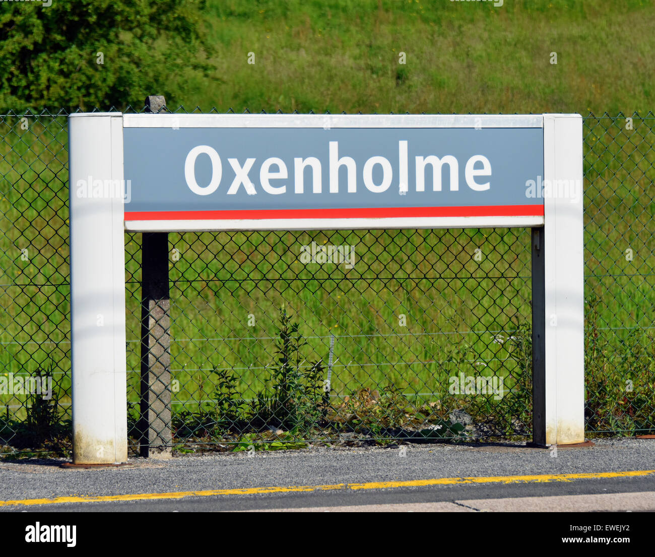 Oxenholme station sign. Oxenholme Rail Station, Cumbria, England ...