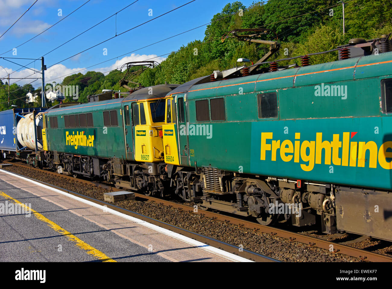Freightliner Class 86 double-header. Oxenholme Station, Cumbria ...