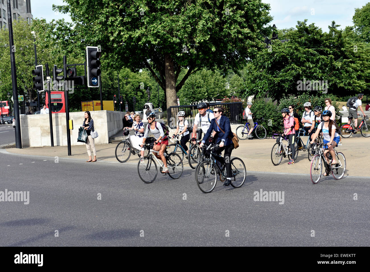 Cyclist commuter hi-res stock photography and images - Alamy