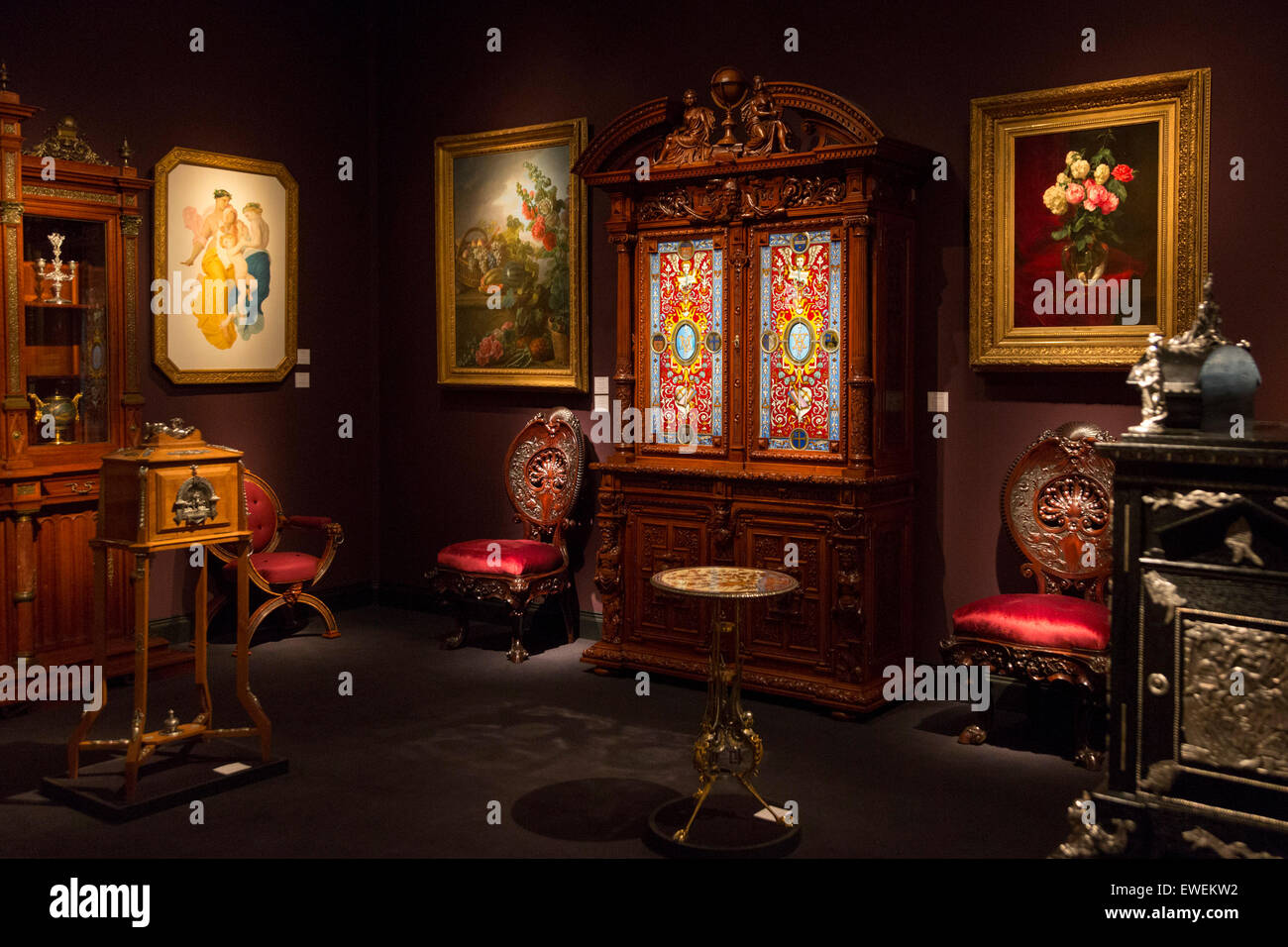 Masterpiece art and antiques fair hi-res stock photography and images ...