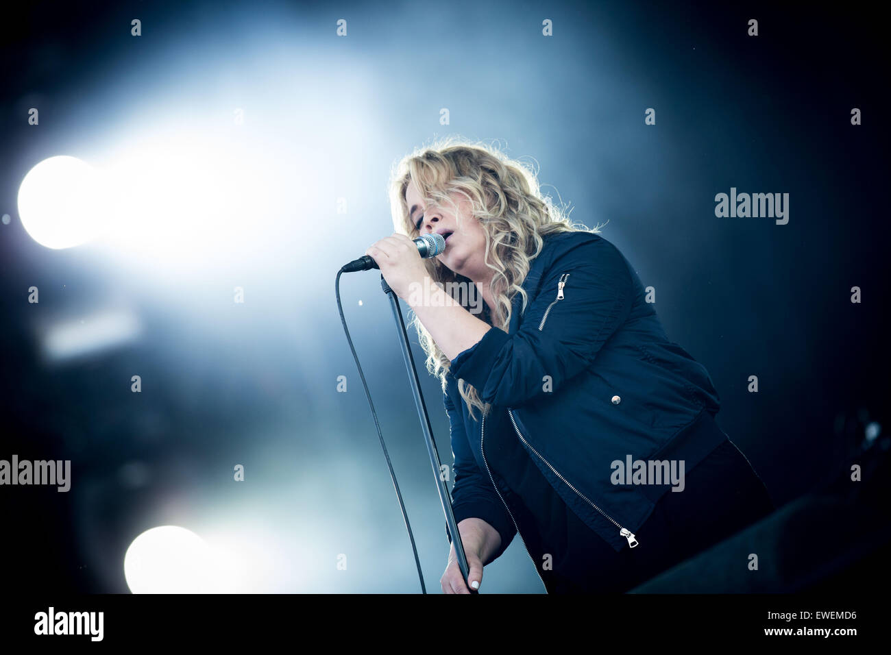 Anouk Teeuwe Dutch Singer High Resolution Stock Photography and Images ...