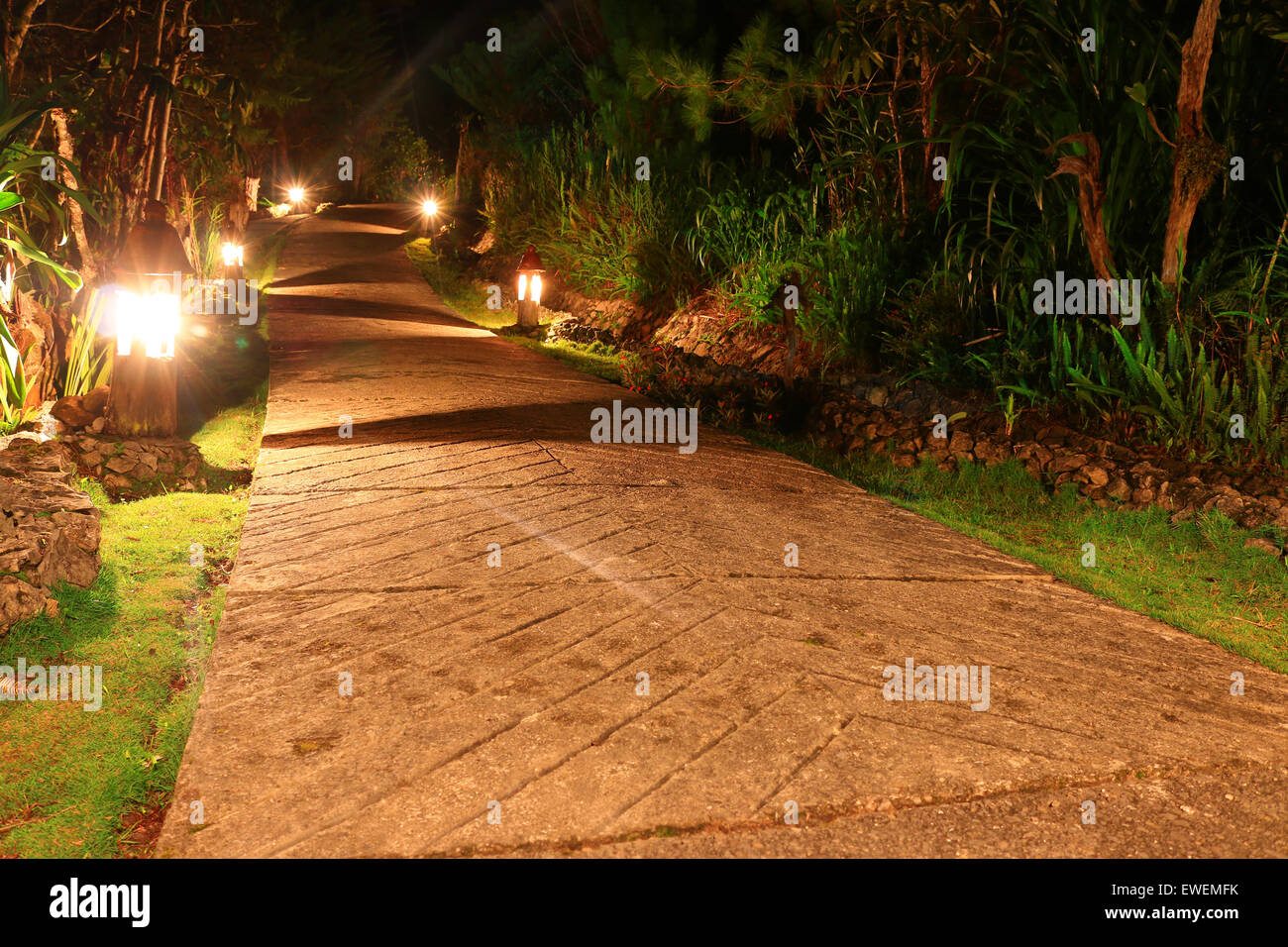 Happiness at landscape hi-res stock photography and images - Alamy