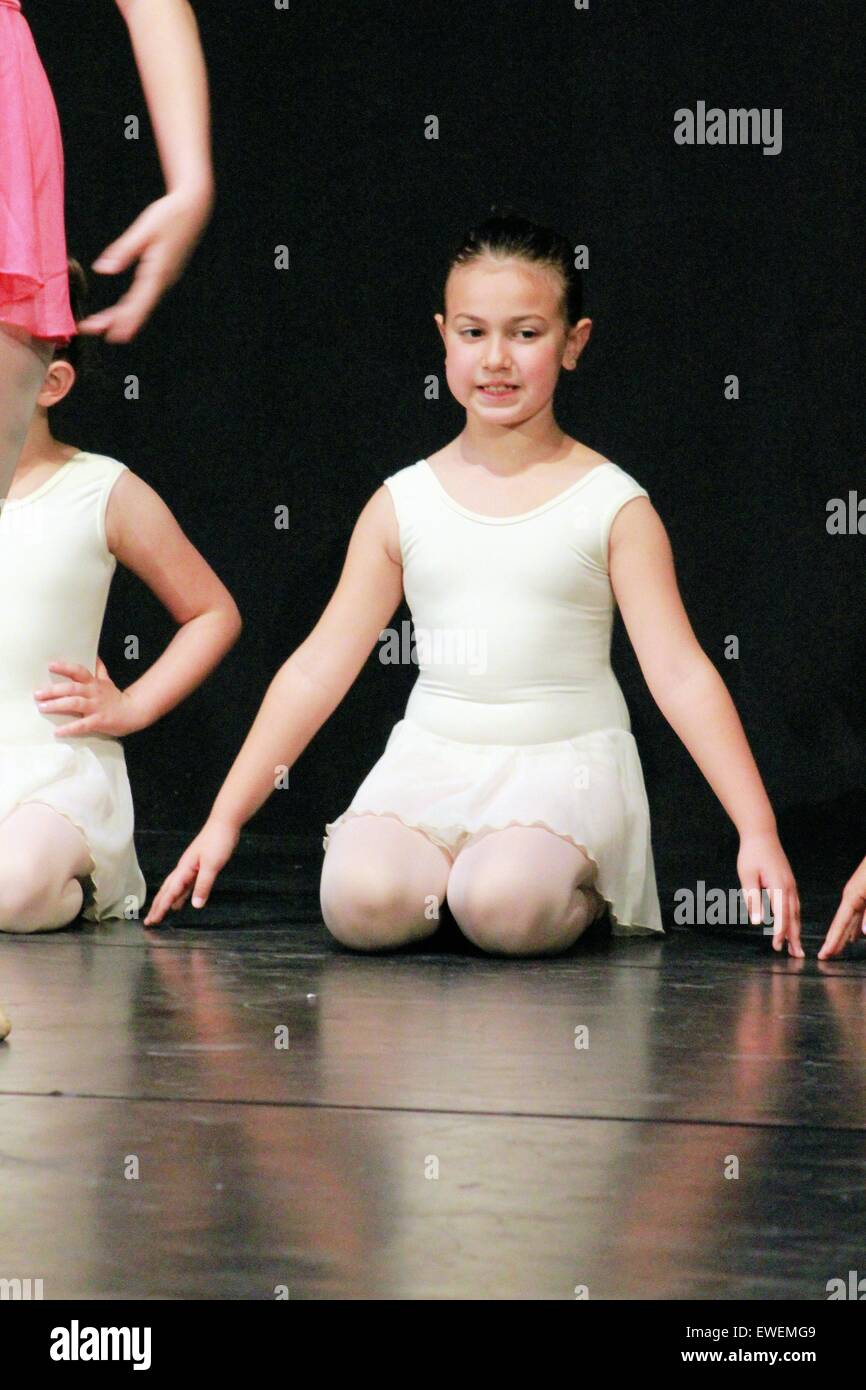 Dance recital hi-res stock photography and images - Alamy