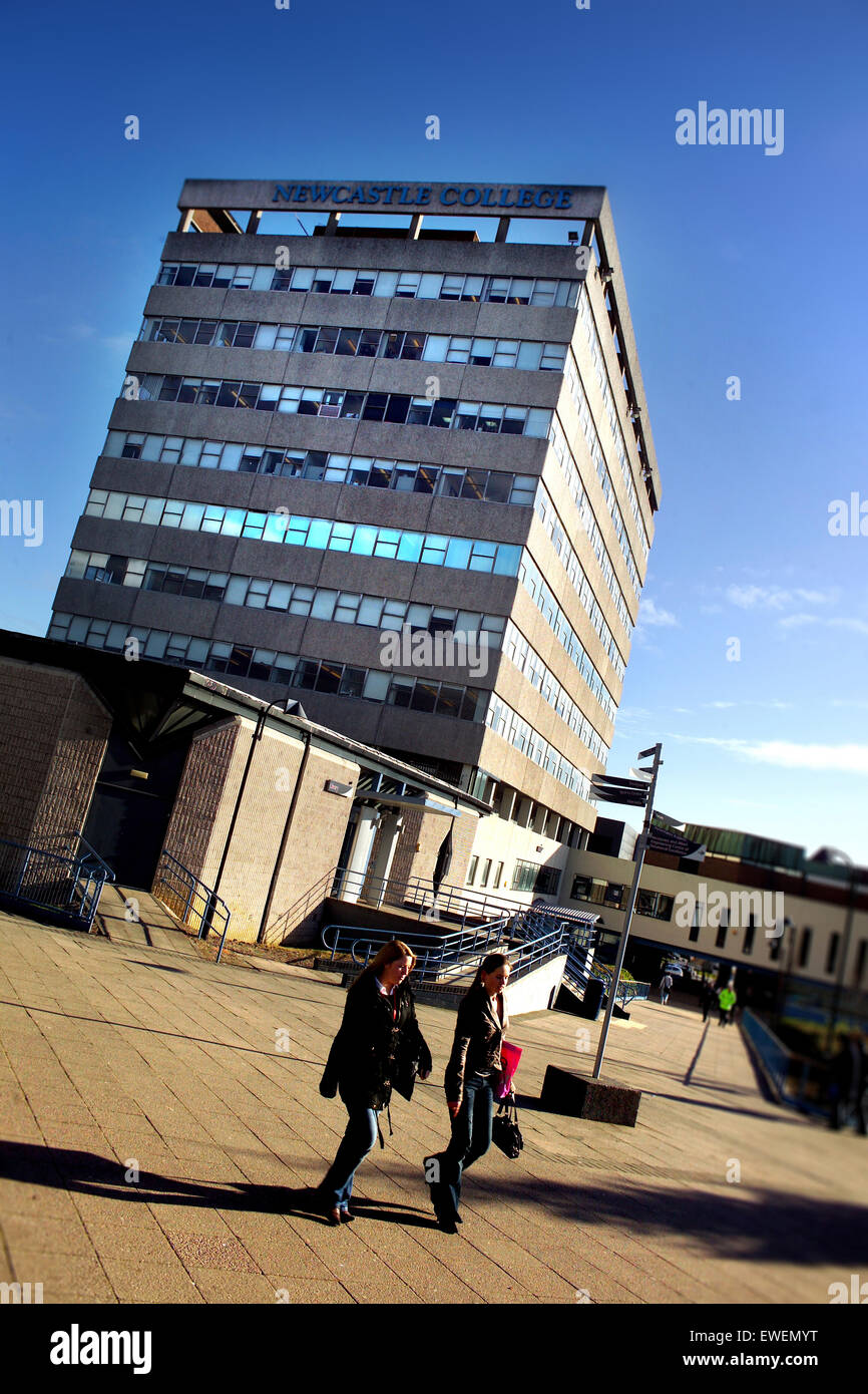 Newcastle College Rye Hill Campus, Newcastle upon Tyne Stock Photo - Alamy