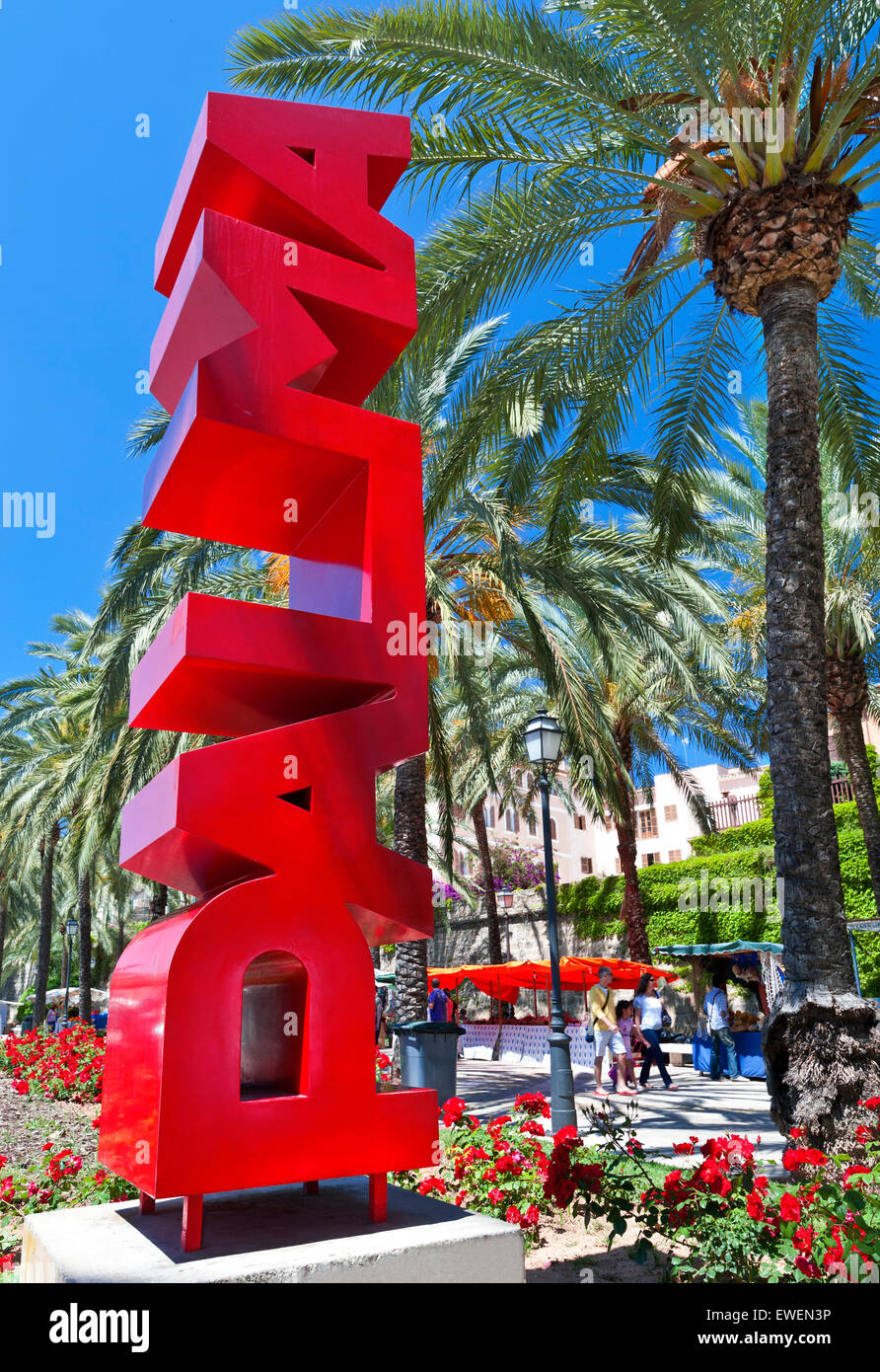 Palma sign with palm tree lined street outdoor market stalls Palma de ...