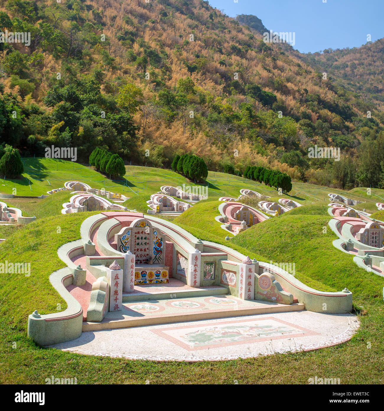 Chinese cemetery hi-res stock photography and images - Alamy