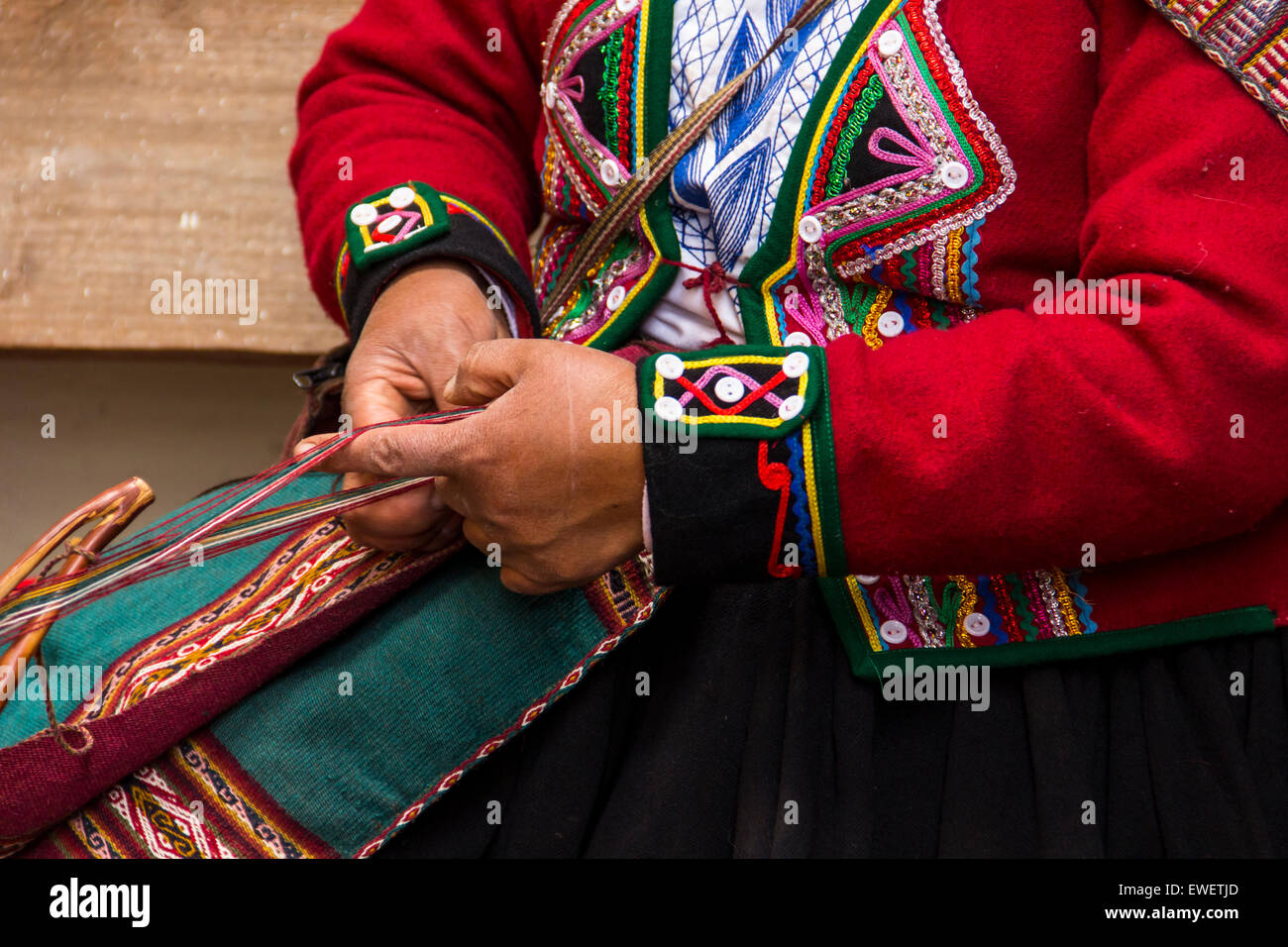 traditional weavers in rural Peru continue their traditional skills ...