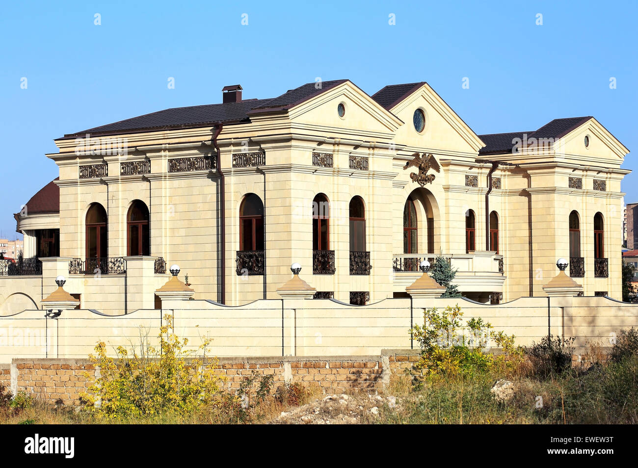 Porticos architecture hi-res stock photography and images - Alamy
