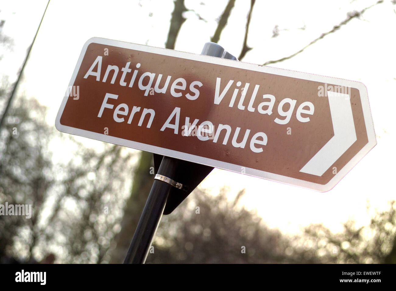 Fern avenue antiques village sign hi-res stock photography and images ...