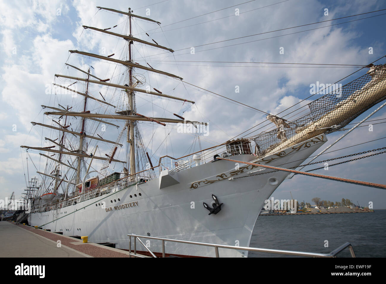 Dar mlodziezy training ship High Resolution Stock Photography and ...