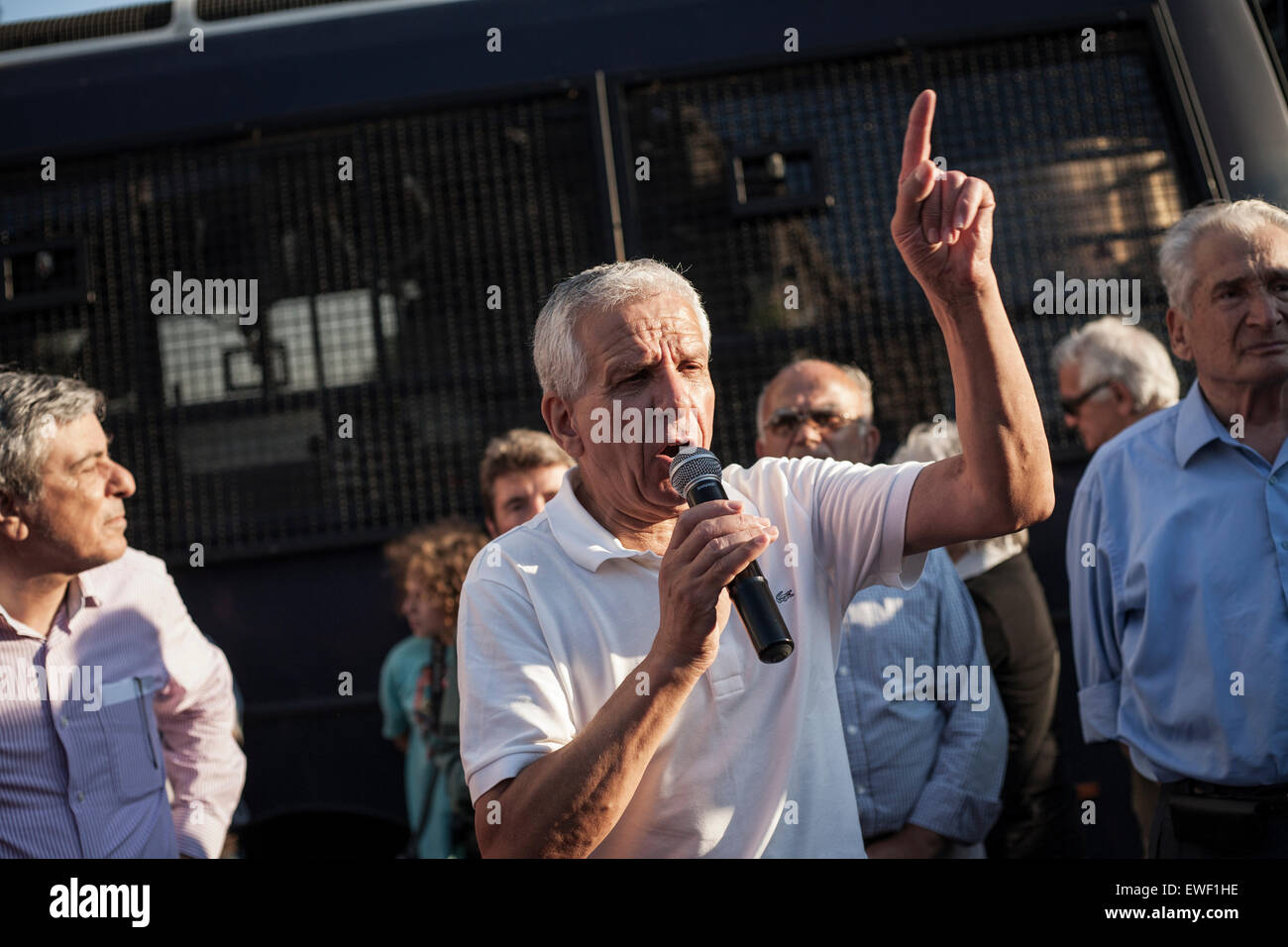 Shouting slogans hi-res stock photography and images - Alamy
