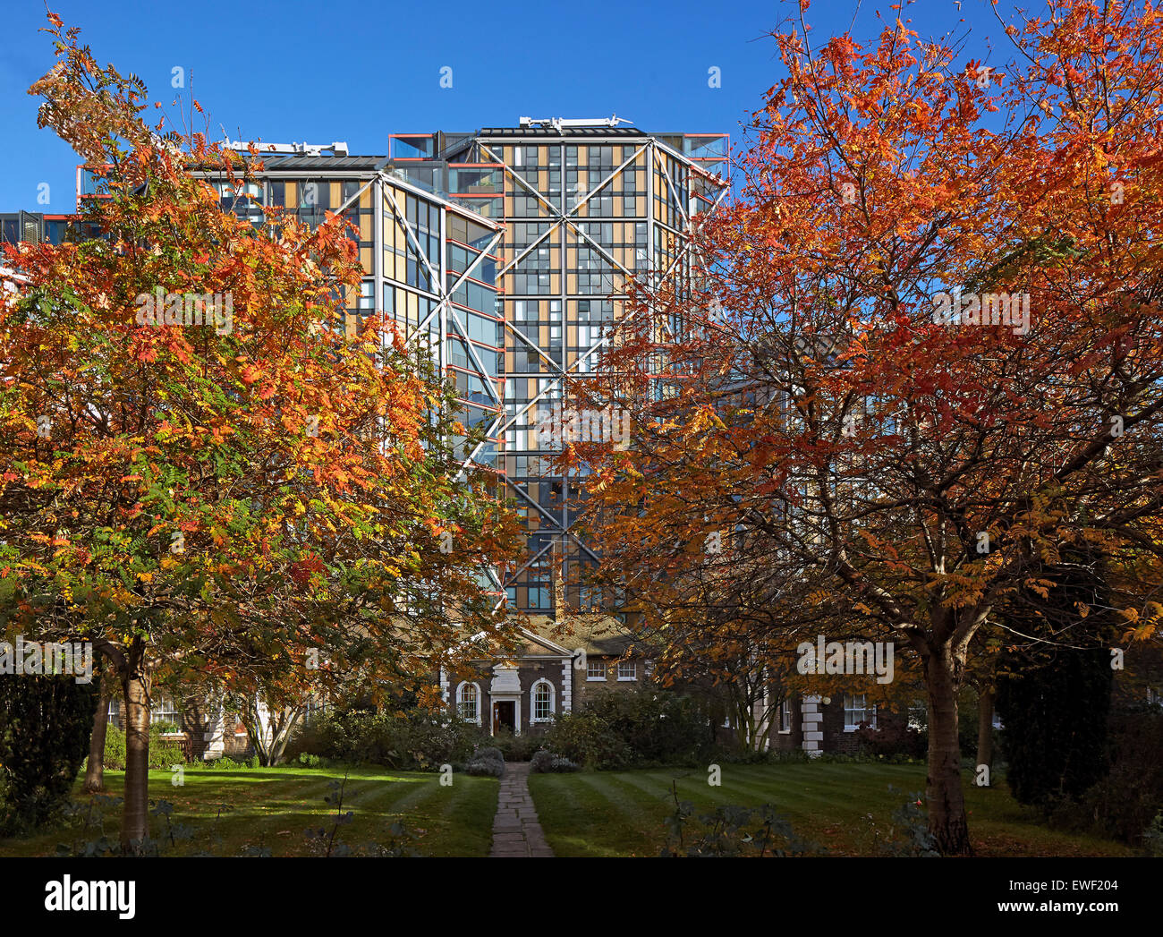 Almshouses hi-res stock photography and images - Alamy