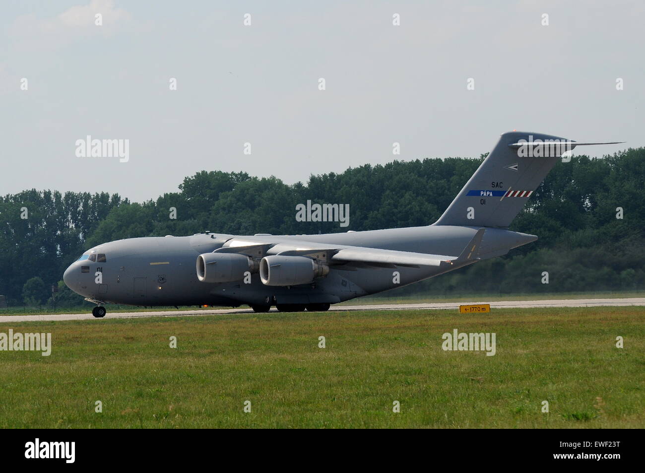 aircraft, airplane, pilot, crew, airports, Pardubice, PED, LKPD, cargo ...