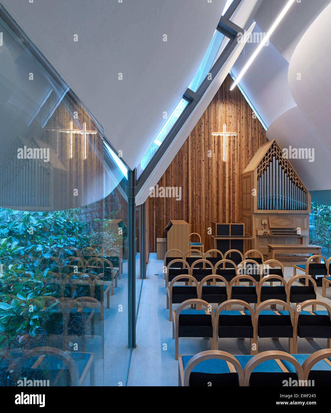 Interior view from lower level. Hirata Totsuka Church, Yokohama area ...