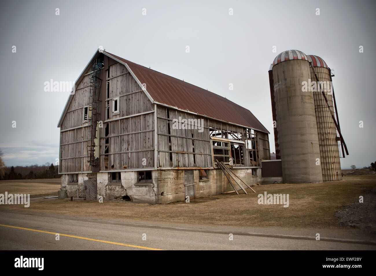A derelict barn and silos in Ontario, Canada Stock Photo - Alamy
