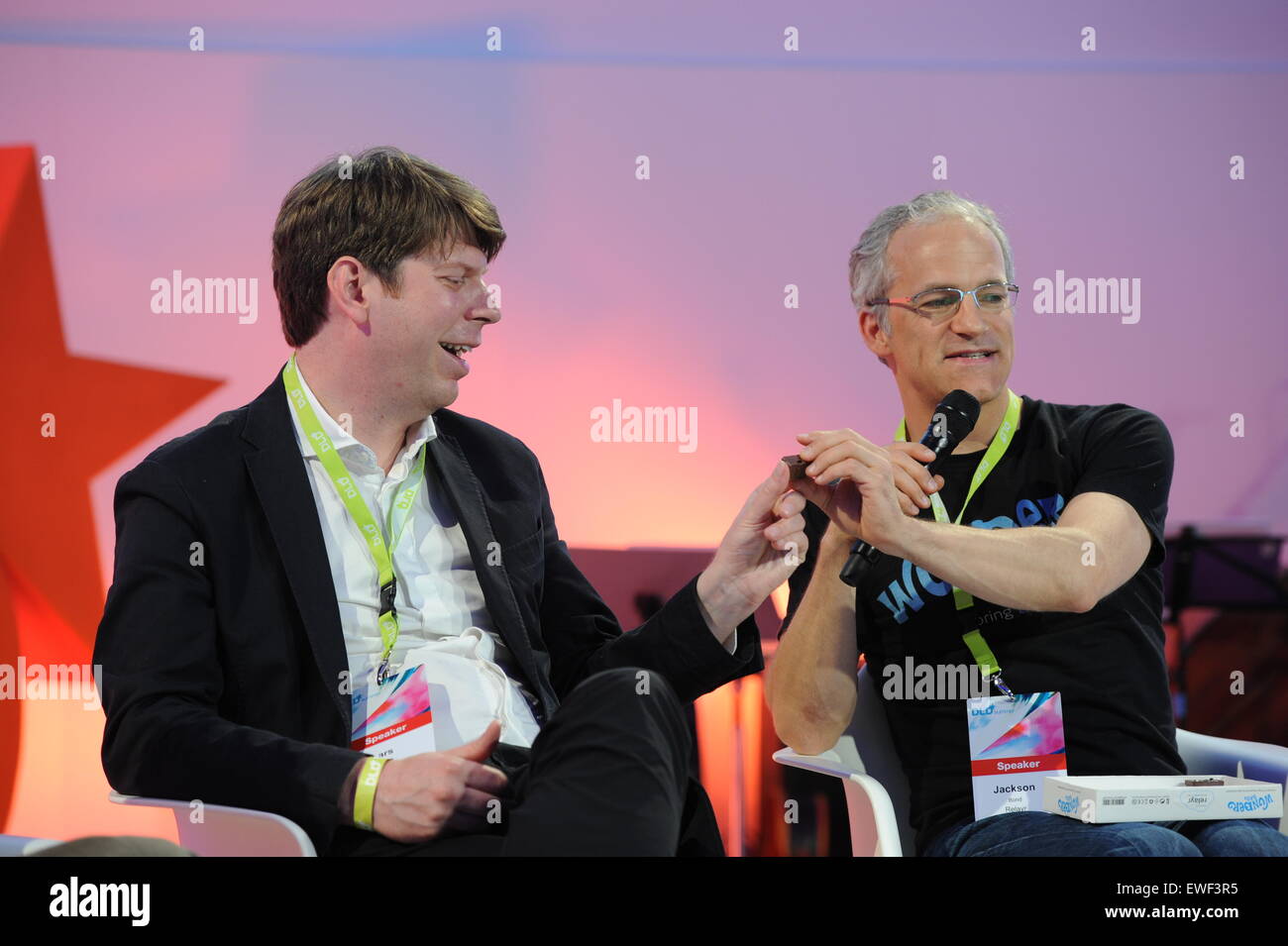 MUNICH/GERMANY - JUNE 22: Jackson Bond (Relayr, r.) shows Lars Hinrichs ...