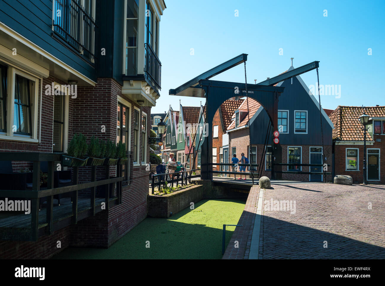 Amsterdam, Waterland district, Volendam, a drawbridge in the town ...
