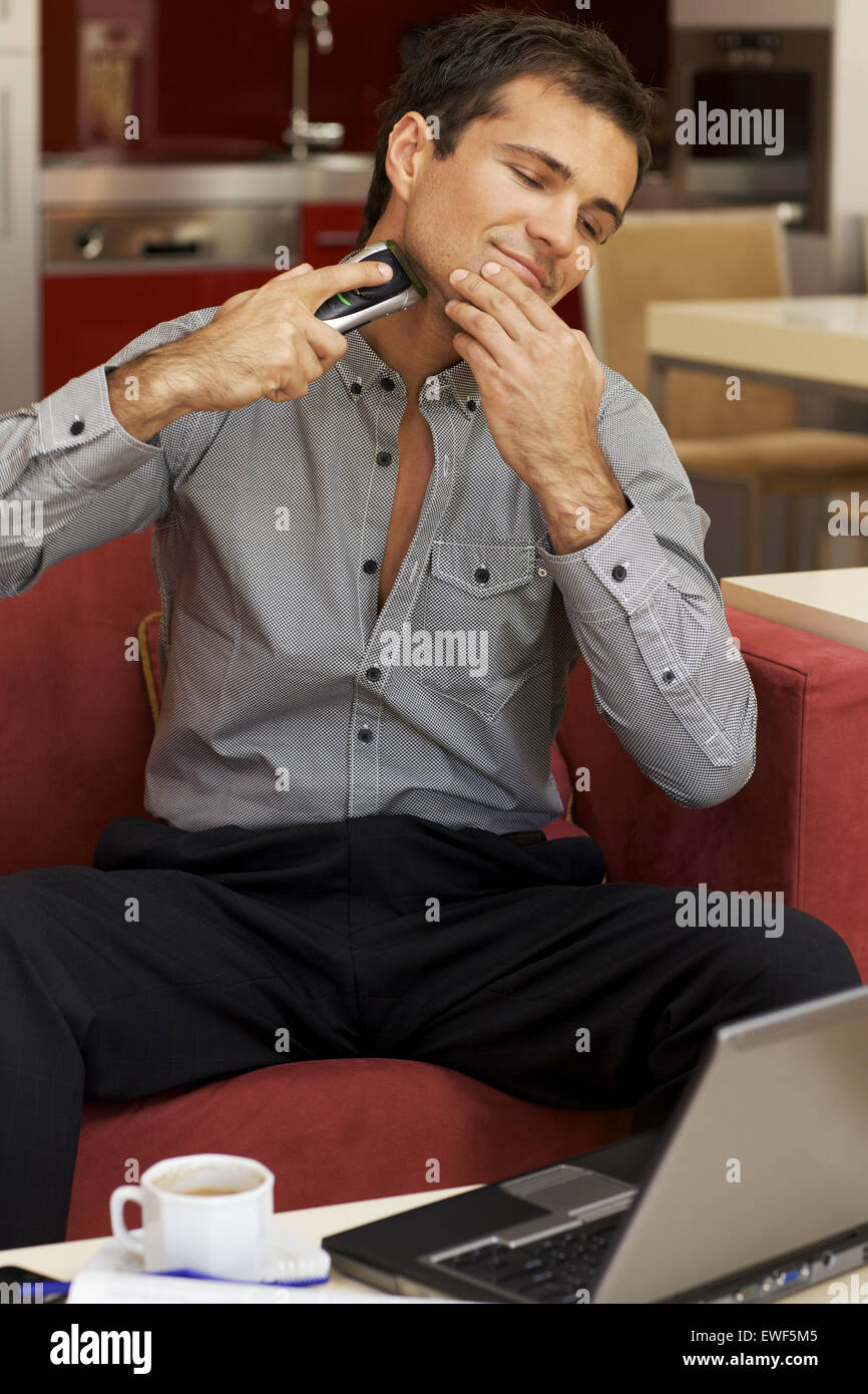 Man shaving hi-res stock photography and images - Alamy