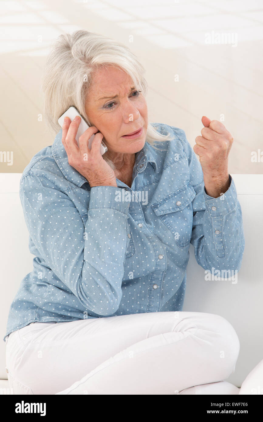 Angry old lady senior hi-res stock photography and images - Alamy