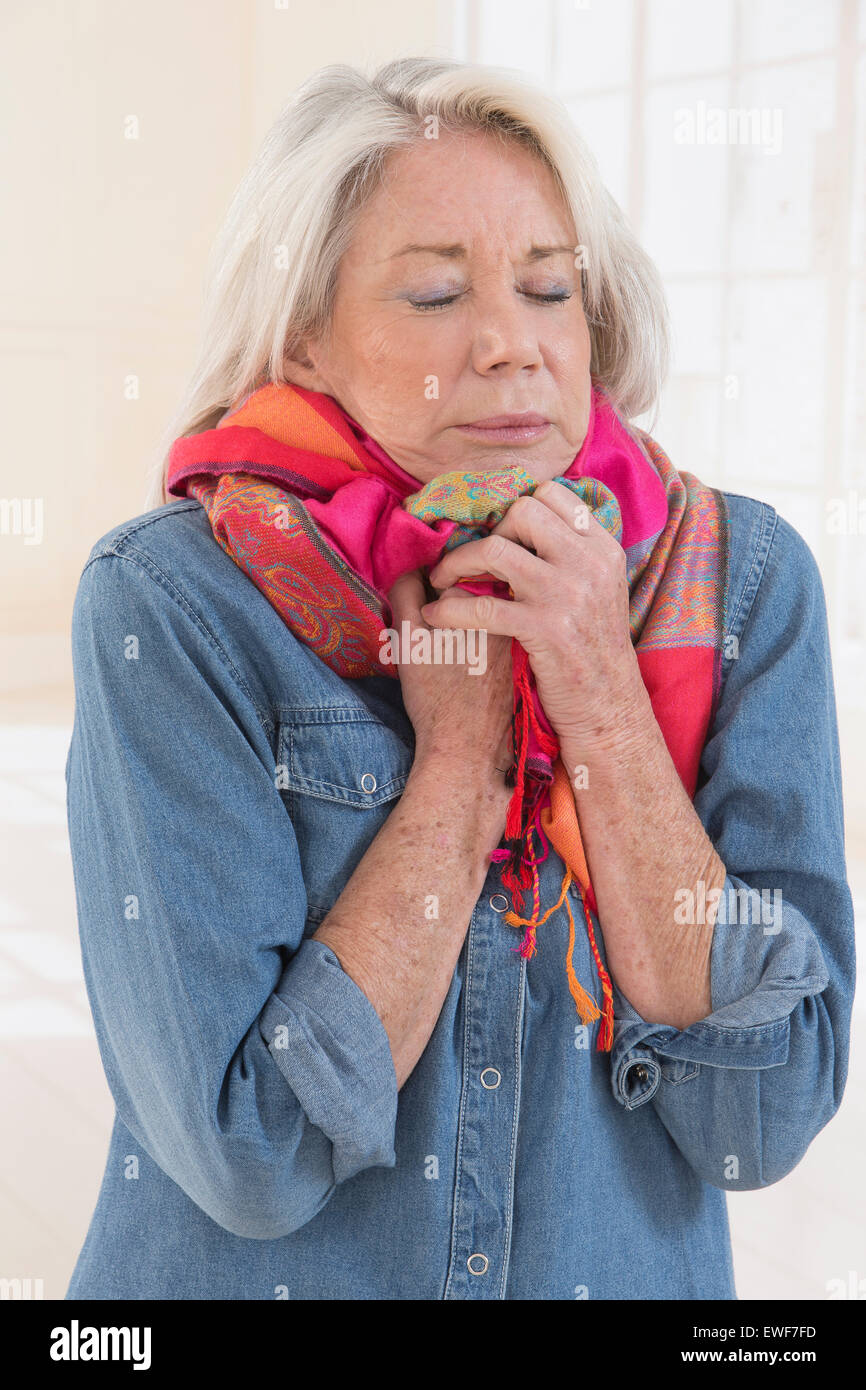 Woman cold temperature shiver hi-res stock photography and images - Alamy
