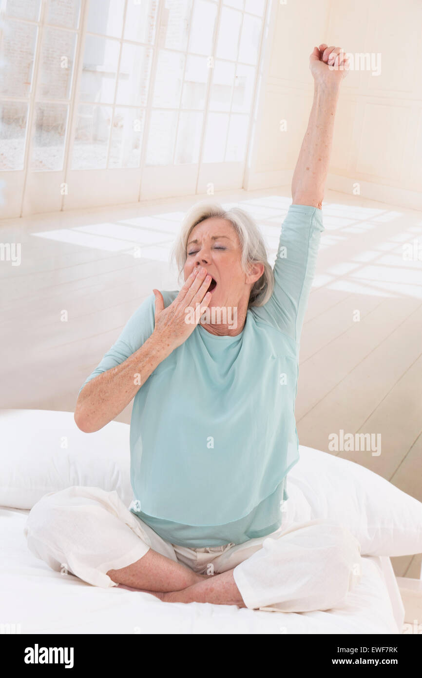 Stretching hi-res stock photography and images - Alamy