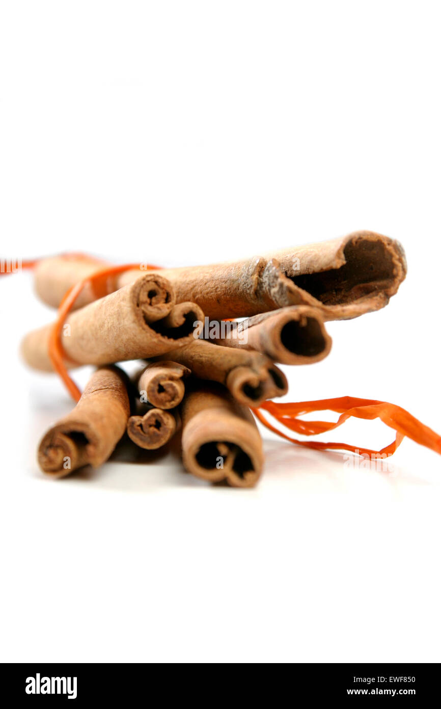 Tied Bunch of cinnamon Sticks Stock Photo - Alamy