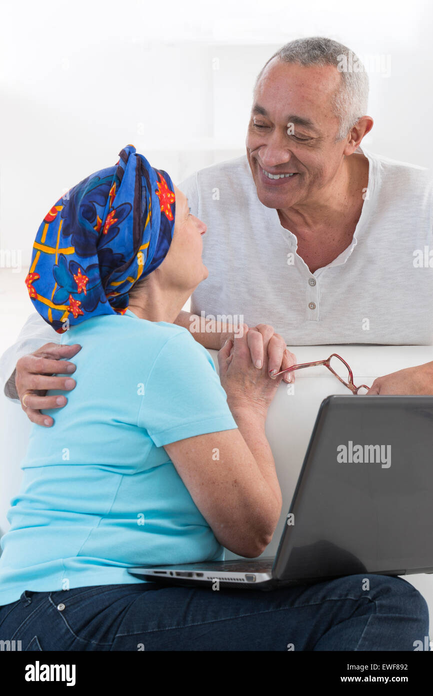 Cancer woman couple hi-res stock photography and images - Alamy