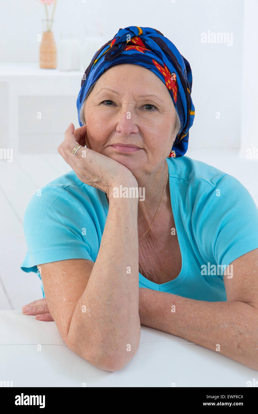 Unwell senior hi-res stock photography and images - Alamy