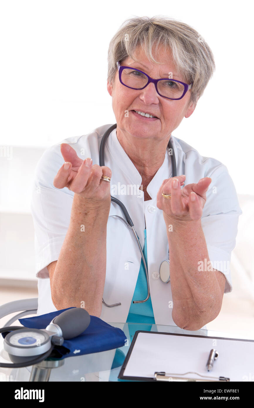 Old portraits of doctors hi-res stock photography and images - Alamy