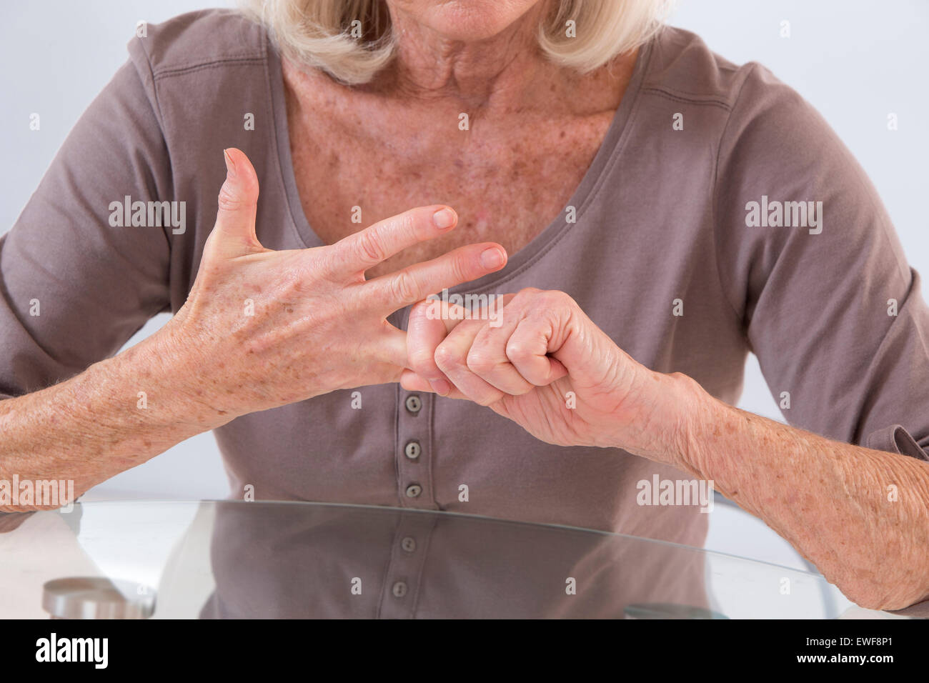 Senior citizen hand detail hi-res stock photography and images - Alamy