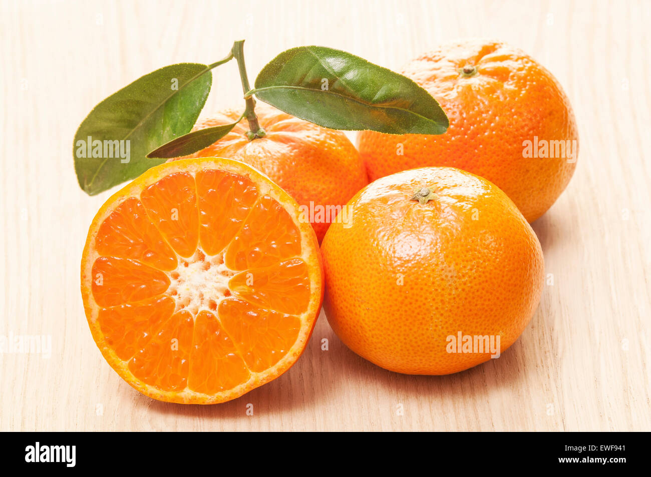 Edible tangerine hi-res stock photography and images - Alamy