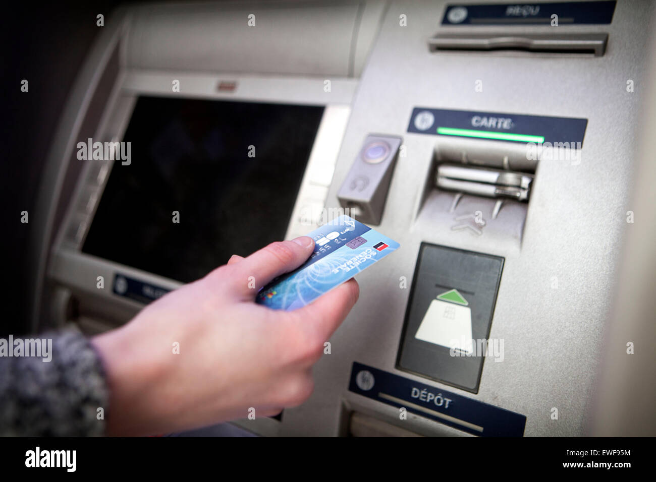 Mature woman credit card bill hi-res stock photography and images - Alamy