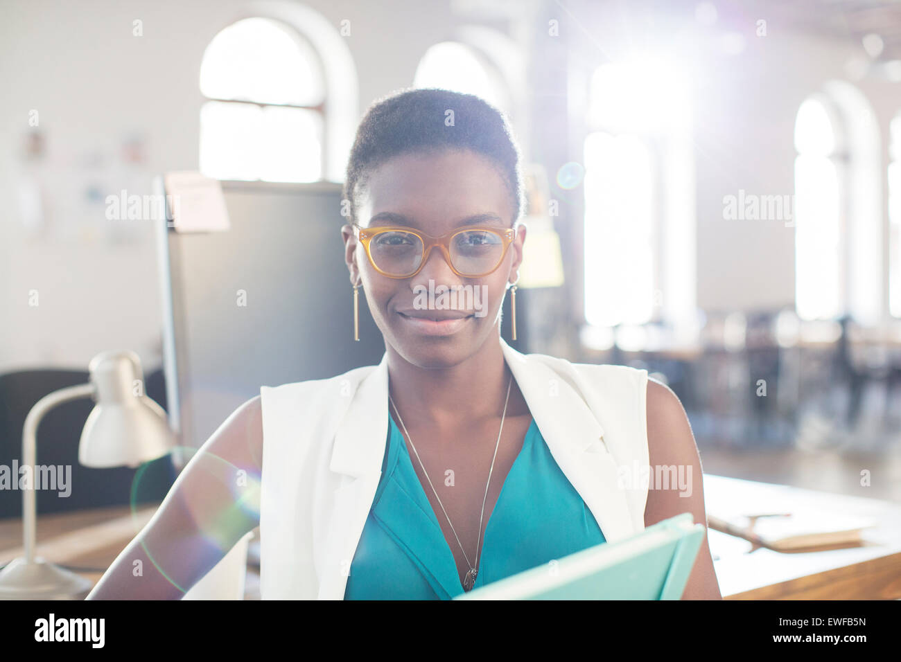 Wearing eyeglasses hi-res stock photography and images - Alamy