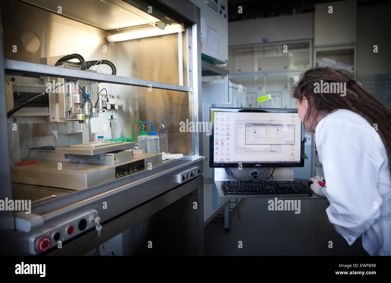 Bio computing hi-res stock photography and images - Alamy