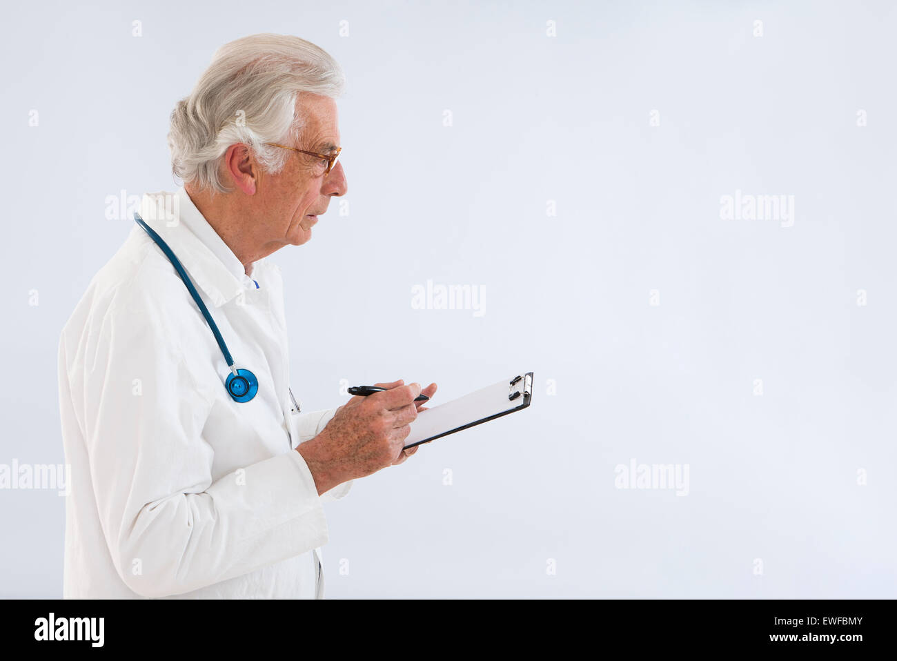 Hospital doctor hi-res stock photography and images - Alamy