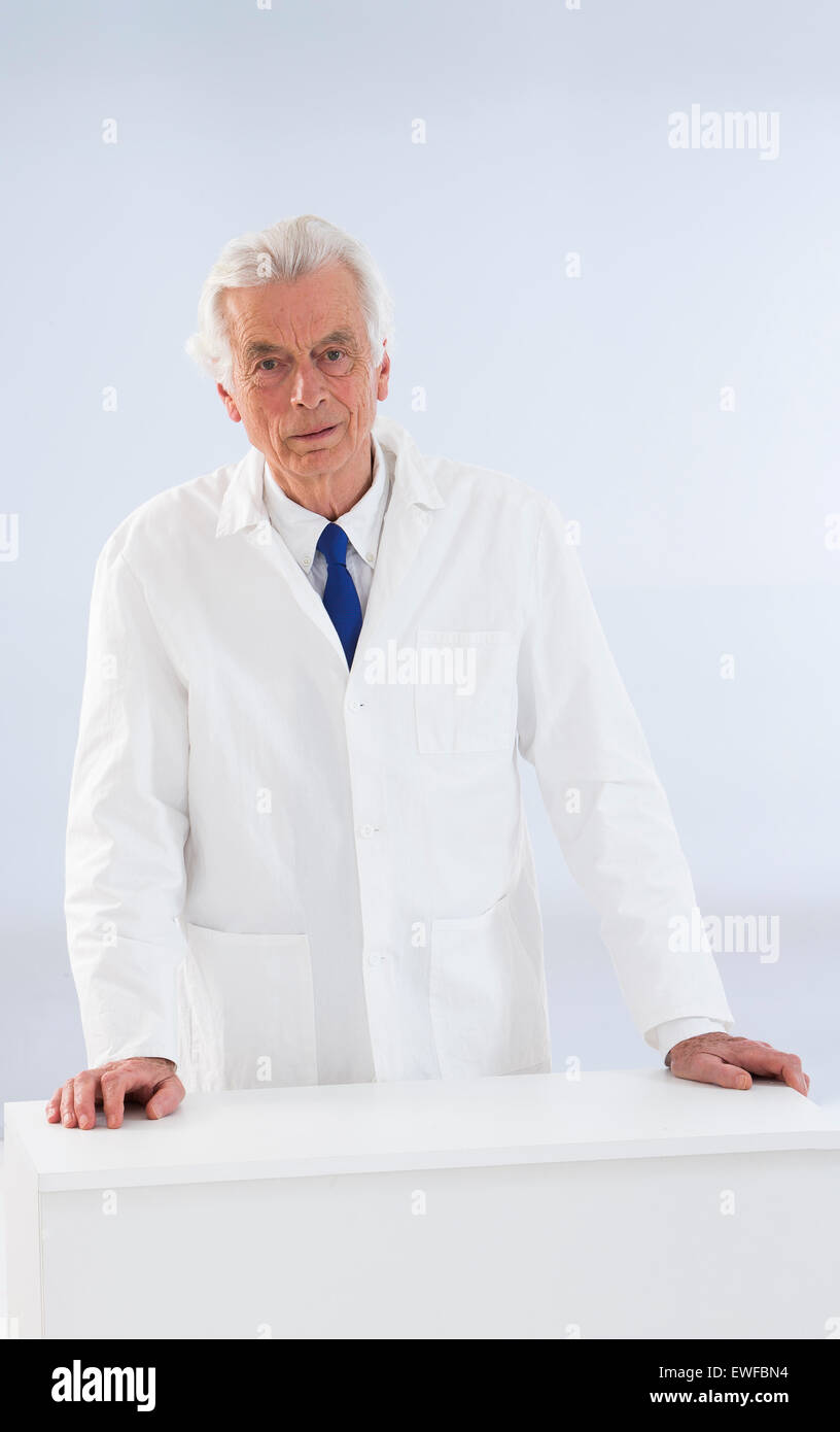 Old portraits of doctors hi-res stock photography and images - Alamy
