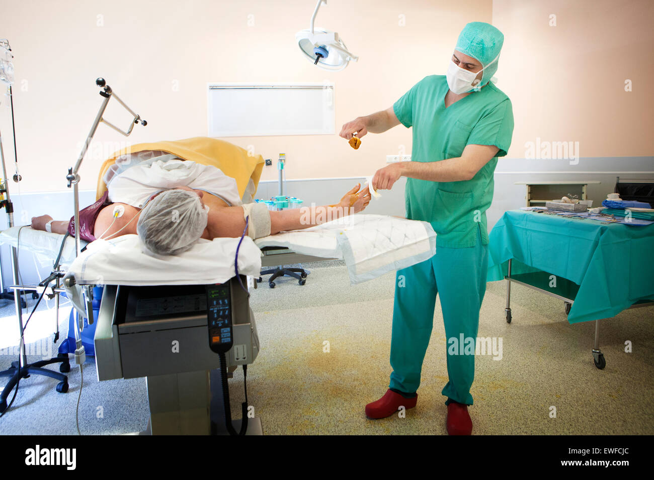 Hand and upper limb surgery hi-res stock photography and images - Alamy